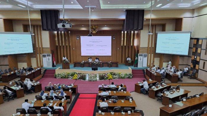 DPRD Gelar Rapat Paripurna Pandangan Umum Fraksi Terkait 4 Ranperda - Tribunjatim.com