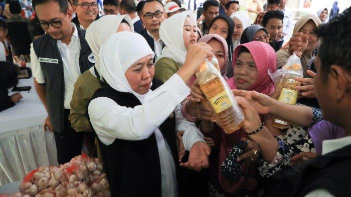 Gelar Operasi Pasar Murah di Jombang, Gubernur Khofifah: Upaya Stabilkan Harga Bahan Pokok ...