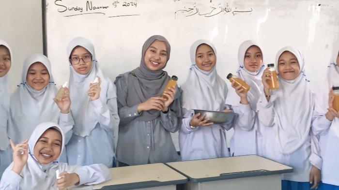 Sosok Guru Muda di Jombang Terapkan Metode Belajar Anti Bosan ...