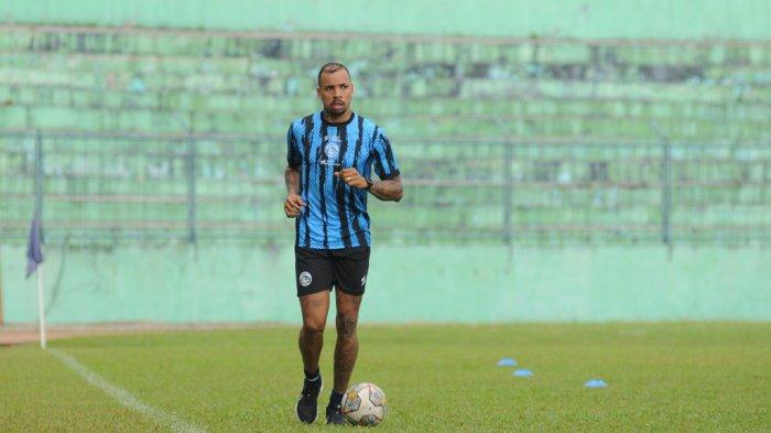 Arema FC Akui Gaet Gustavo Almeida Berdasarkan Rekam Jejak Lewat Video ...