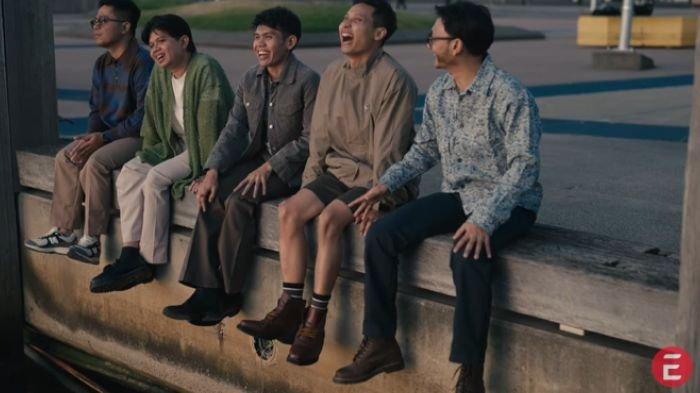 4 Lirik Lagu Populer Juicy Luicy, Terbaru 'Lampu Kuning' Viral di ...
