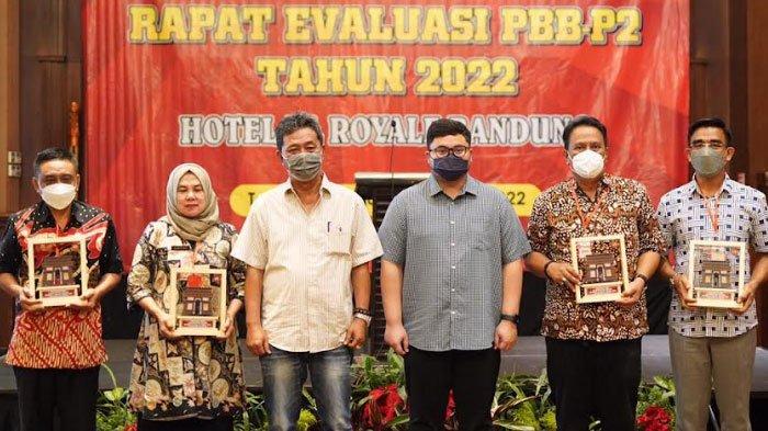 Realisasi PBB-P2 Capai 94,87 Persen, Bupati Kediri Mas Dhito Apresiasi ... Realisasi PBB-P2 Capai 94,87 Persen, Bupati Kediri Mas Dhito Apresiasi ...