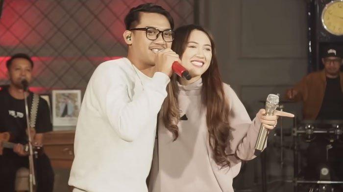 Lirik Lagu dan Chord Gitar Apik, Dinyanyikan Duet Happy Asmara dan Gilga Sahid, Trending di ...