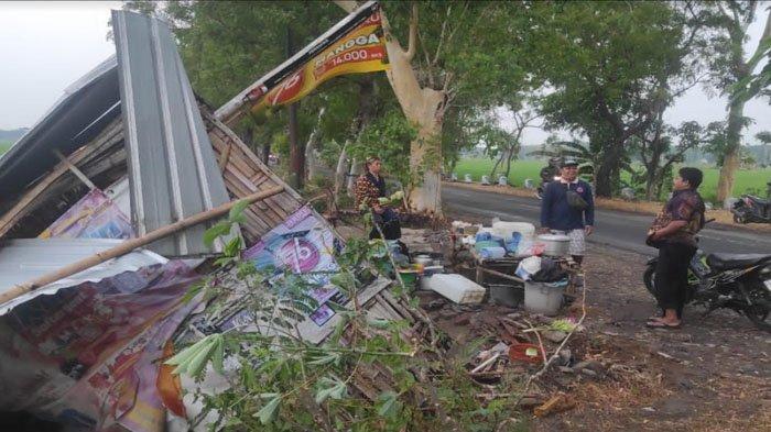 Hujan Angin di Ponorogo Tak Hanya Bikin Terop Resepsi Pernikahan Ambruk ...