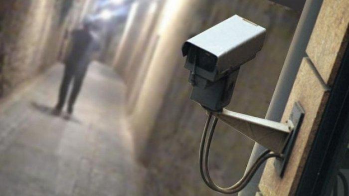 Istri di Surabaya Syok Maling di CCTV Ternyata Suami Sendiri, Lapor Polisi, Mobil Dibuat Nyabu ...