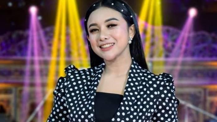 Lirik Lagu dan Chord Gitar 'Marai Cemburu' yang Dibawakan oleh Desy ...