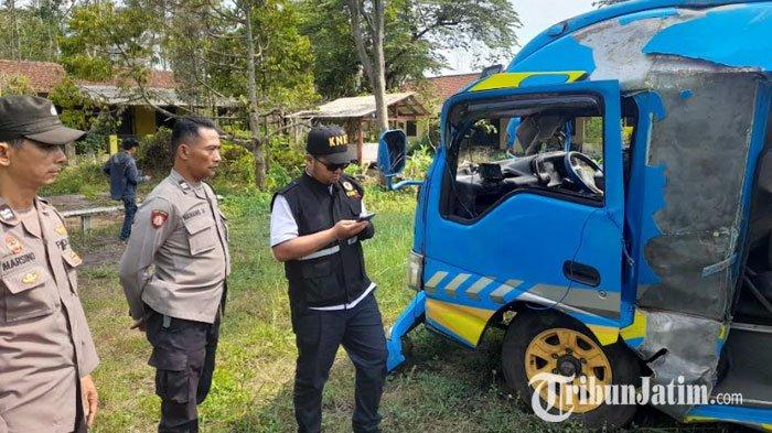 Investigasi Kecelakaan Maut di Lumajang, KNKT Periksa Bangkai Minibus Elf yang Tertabrak Kereta ...