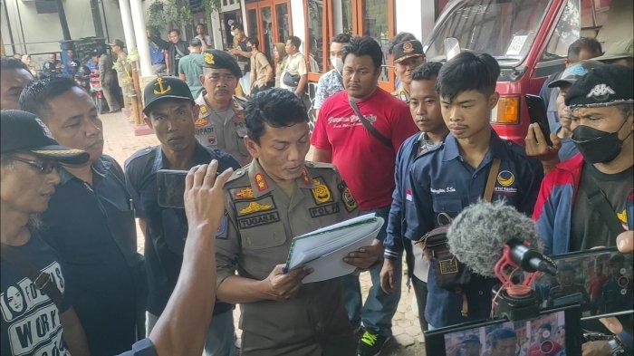 Penertiban Baliho di Trenggalek Memanas, Kantor Satpol PP Digeruduk NasDem, Sebut Ada ...