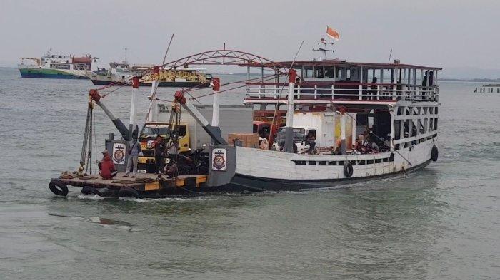 Harga Tiket Kapal Tongkang Penyeberangan Talango-Kalianget Sumenep Naik ...