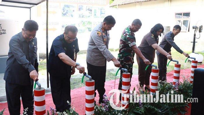 Kesulitan Akses Air Bersih, Warga Desa Juwet Kediri Semringah Dapat Bantuan Sumur Bor ...