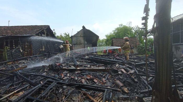 Rumah di Bojonegoro Terbakar, Api Merembet ke 3 Rumah Tetangga, Kerugian Capai Ratusan Juta ...
