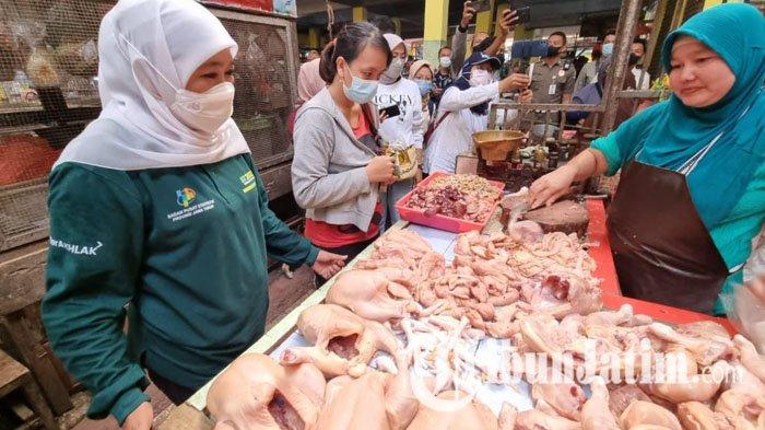 Gubernur Khofifah Blusukan ke Pasar Soponyono Surabaya, Cek Stabilitas Harga Bahan Pokok ...