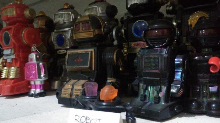 Hobi Unik Pria di Jombang, Koleksi Ribuan Mainan Anak-Anak, Ada yang ...