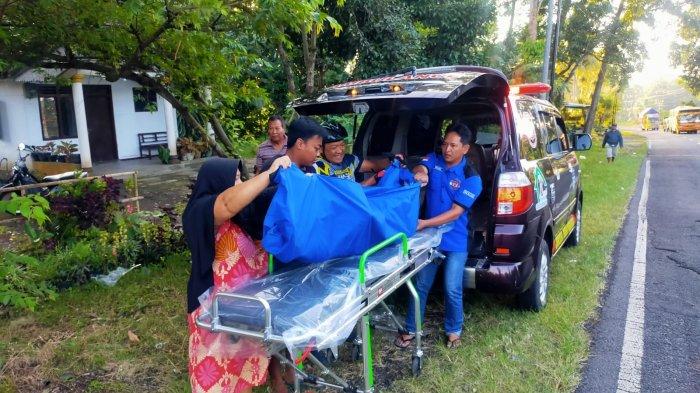 Dengar Suara Helm Jatuh, Warga Banyuwangi Kaget Lihat Kakek Tewas Terkapar, Jadi Korban Tabrak ...