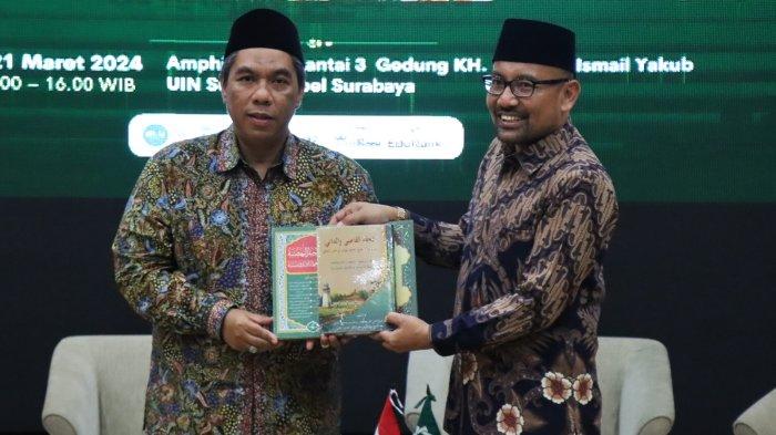 Sosok Gus Awis Dosen UINSA Terbitkan Kitab Tafsir Quran di Mesir, Harus ...