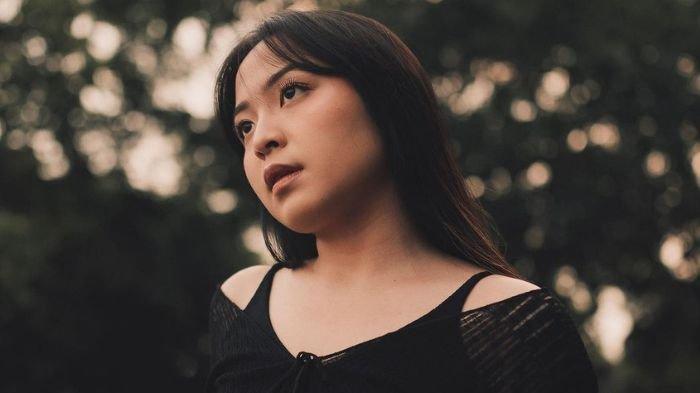 Chord Gitar Masa Sepi - Bernadya, Lirik Lagu Tentang Mantan Viral di ...