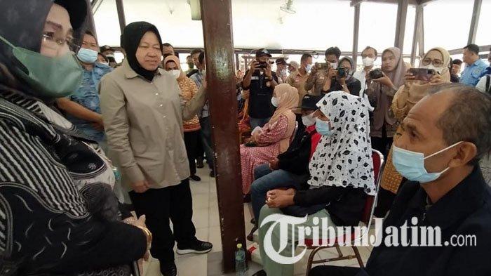 Mensos Risma Berkaca-kaca dengar Cerita Keluarga Korban Tragedi ... Mensos Risma Berkaca-kaca dengar Cerita Keluarga Korban Tragedi ...