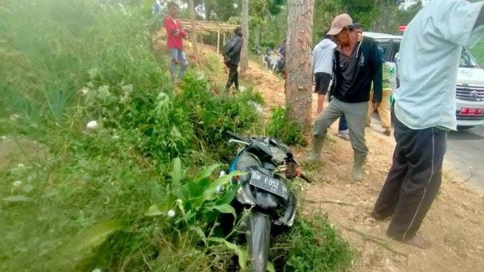 Matikan Mesin Motor saat Penurunan, 2 Remaja Tewas Mengenaskan di Magetan, Sempat Tabrak Pohon ...