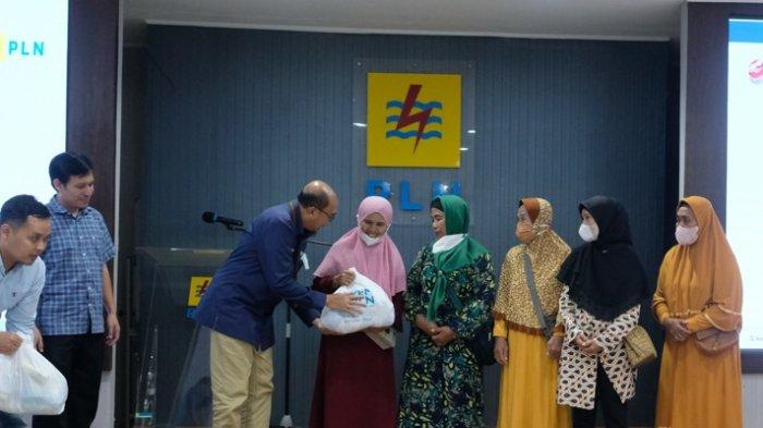Resapi Nikmat Bulan Ramadan, Para Insan PLN UIP JBTB Kembali Berbagi dengan Sesama - Tribunjatim.com