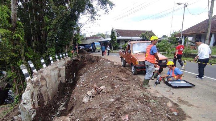 Talud yang Ambrol di Kota Blitar Mulai Diperbaiki, Anggaran Perbaikan Ditaksir di Atas Rp 50 ...
