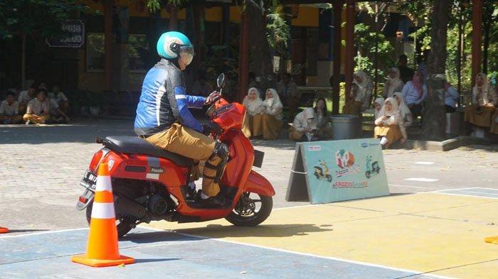 Yamaha Fazzio Sukses Pikat Pelajar di Surabaya, Electric Power Socket Jadi Fitur yang Paling ...