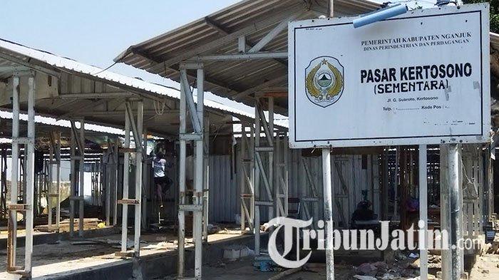 Bangunan TPS Pasar Kertosono Nganjuk Dibongkar, Material Bekas ...