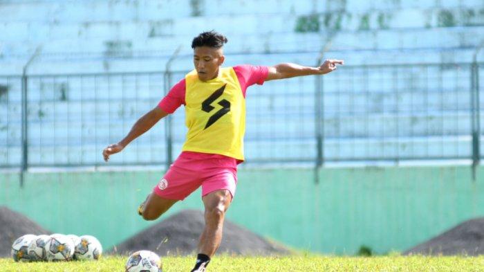 Ahmad Bustomi Latihan Bersama Arema FC, Javier Roca: Permintaan Saya ...