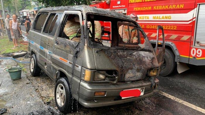 Mobil Daihatsu Zebra Terbakar di depan Terminal Mulyorejo Kota Malang ...