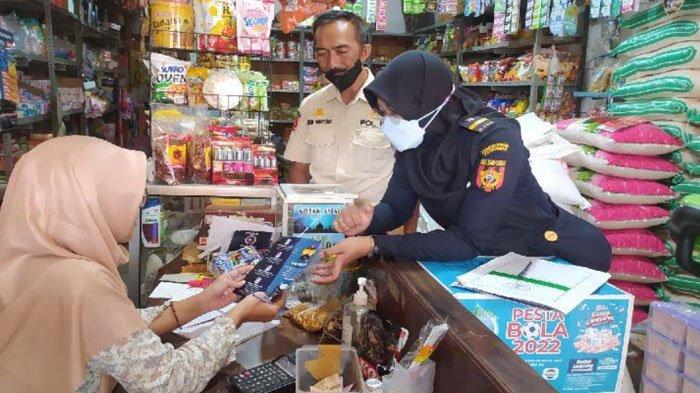 Satpol PP Kabupaten Malang dan Bea Cukai Sosialisasi Pencegahan Rokok Ilegal di Pasar ...