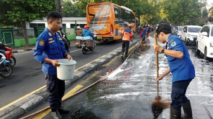 Tumpahan Solar dan Oli Kerap Terjadi di Kota Malang Bahayakan Pengendara, UPT PMK Ingatkan ...