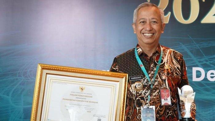 Anugerah Meritokrasi 2023, Pemkab Nganjuk Raih 2 Penghargaan, Pj Bupati Sri Handoko ...