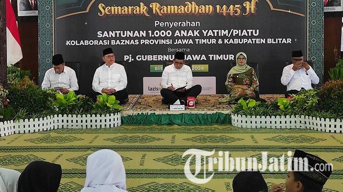 Dihadiri Pj Gubernur Jatim, Pemkab Blitar dan Baznas Serahkan Santunan pada 1.000 Anak Yatim ...