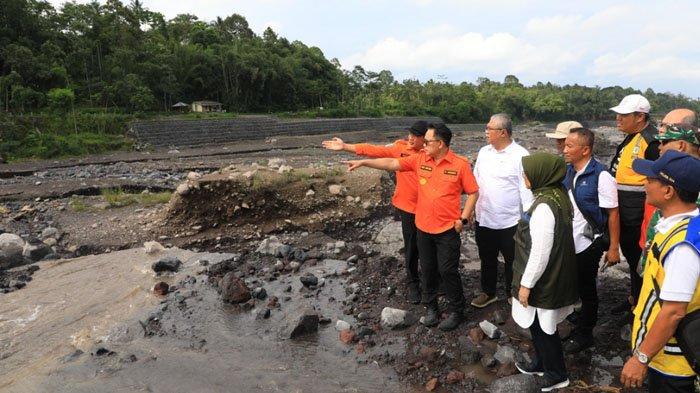 Tangani Banjir Lahar Dingin Semeru di Lumajang, Pj Gubernur Adhy Prioritaskan Penanganan Korban ...
