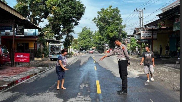 Jadi Korban Tabrak Lari, Pemotor di Kota Blitar Tertabrak Truk Gandeng, Tewas di TKP ...