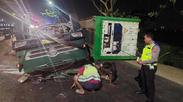 Kecelakaan di Gresik, Truk Trailer Oleng di Duduksampeyan hingga ...