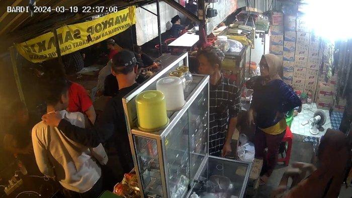 Asyik Main Judi Slot saat Ramadan, 2 Pria Sampang Tak Sadar Sedang ...