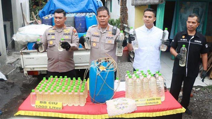 Polisi Gerebek Gudang Miras di Sidoarjo, 1.000 Liter Ciu dengan Kadar Alkohol 25 Persen Disita ...