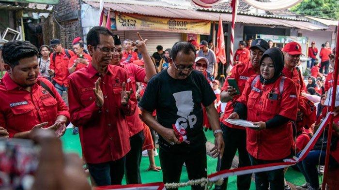 Politisi Muda PDIP Surabaya Arjuna Rizki Dirikan Posko Ganjar Presiden ...
