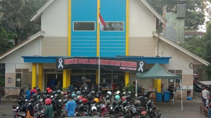 Simpati Terus Berdatangan Ke Posko Tim Gabungan Aremania, Beri Semangat ...