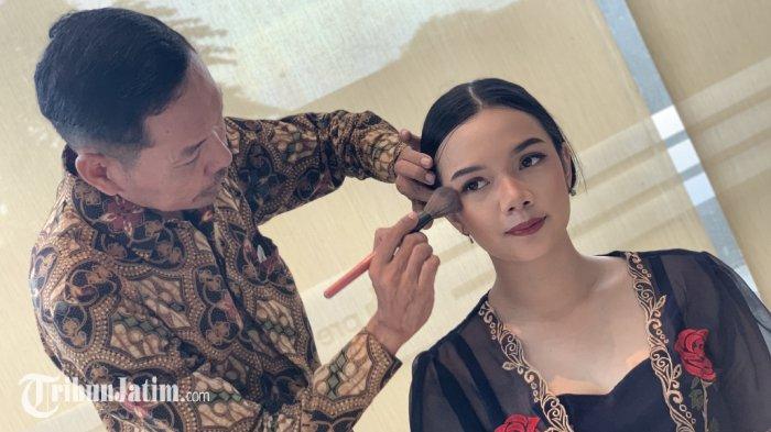 Glam Makeup Look untuk Wanita Usia 45 Tahun ke Atas, Tips Samarkan Noda ...