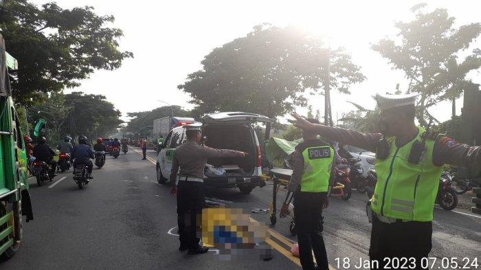 Kecelakaan Maut di Gresik, Nyalip Lewat Marka Garis Tak Putus, Pekerja asal Lamongan Dihantam ...