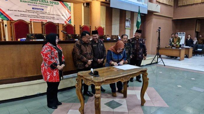 Rapat Paripurna, DPRD Ponorogo Kirim Usulan Pengangkatan Kang Giri-Lisdyarita Jadi Paslon ...