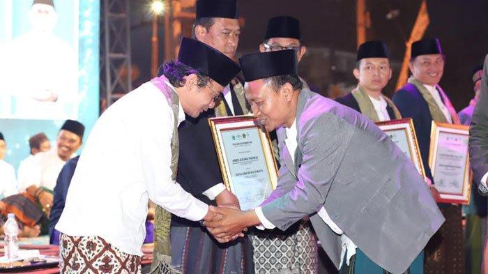 Sekjen PKB Hasanuddin Wahid Dinobatkan Jadi Duta Santri Kota Batu 2023 ...