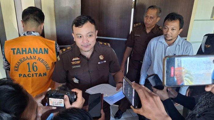 Ketagihan Main Judi Online, Manager Bank di Pacitan Tilap Uang Nasabah Miliaran Rupiah ...