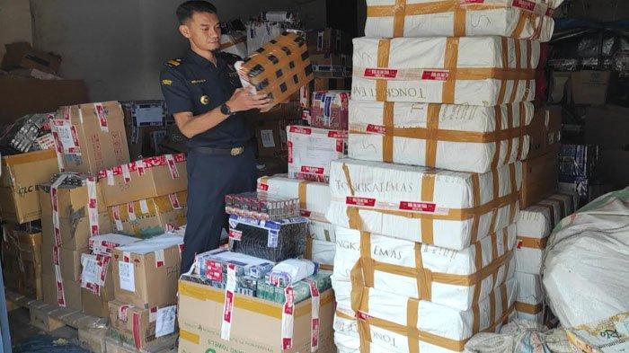 Sita Ribuan Batang Rokok Ilegal Siap Kirim, Kantor Bea Cukai Blitar Beber Modusnya, 'Bus AKAP ...