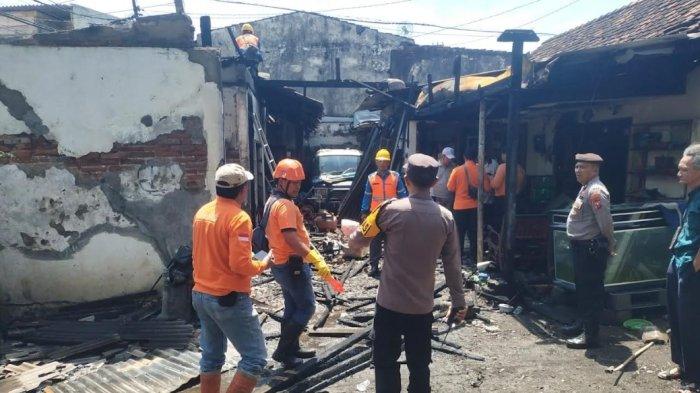 Kebakaran Ludeskan Garasi Rumah di Surabaya, 6 Motor Terbakar, 2 Orang Terluka Bakar ...