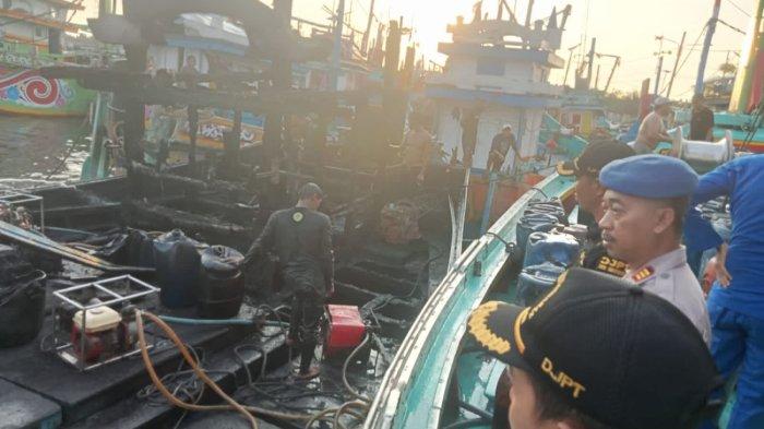 Kerugian Kebakaran Kapal Nelayan di Pelabuhan Brondong Lamongan, ini Kronologi Lengkapnya ...