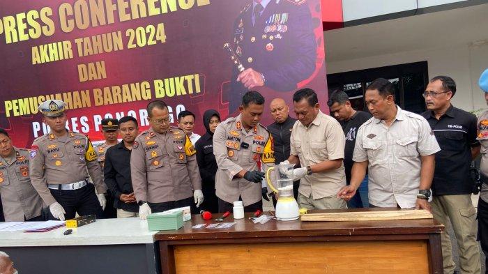 Polres Ponorogo Ungkap Puluhan Kasus Narkoba selama Tahun 2024, Sita Sabu Hingga Ganja & Obat ...