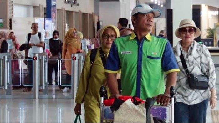 KAI Daop 8 Surabaya Operasikan KA Tambahan Jelang Libur Panjang Kenaikan Isa Almasih ...