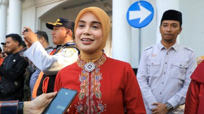 Pamitan ke Masyarakat Jawa Tengah, Atikoh Ganjar Harap Jateng Semakin ... Pamitan ke Masyarakat Jawa Tengah, Atikoh Ganjar Harap Jateng Semakin ...